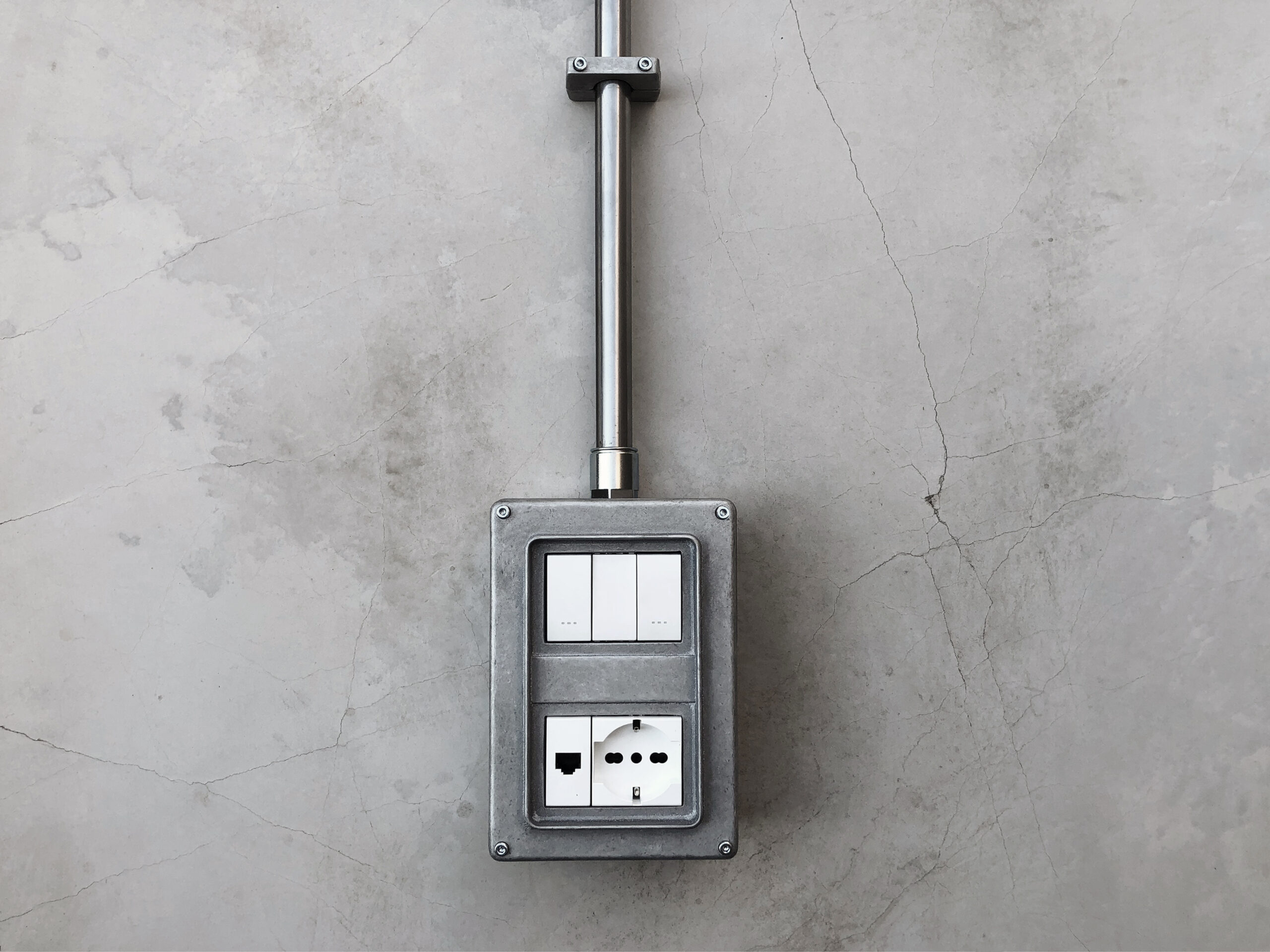 Box 6 — Genuit — Box 6 switches for electrical system