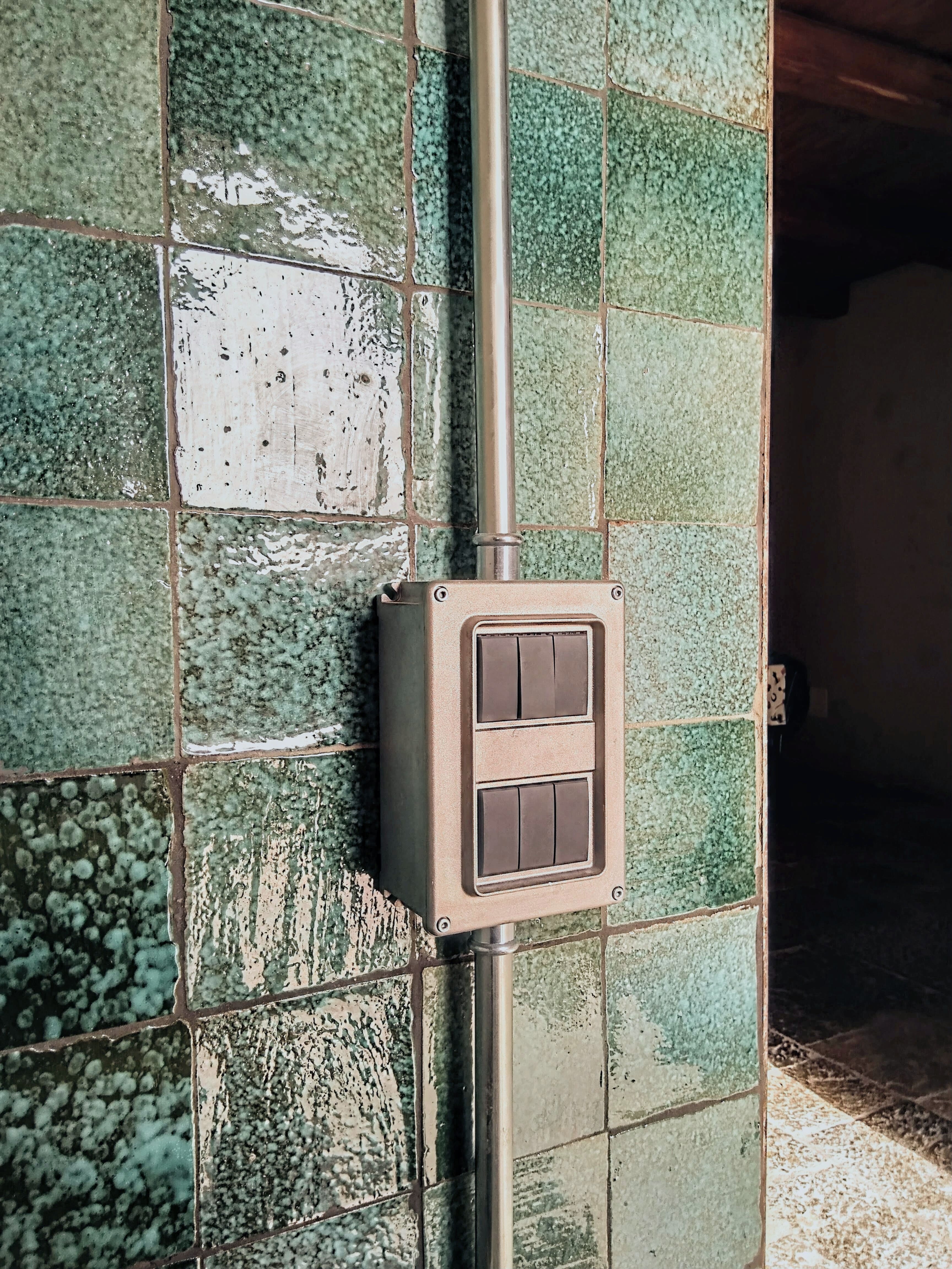 Box 6 — Genuit — Box 6 switches for electrical system