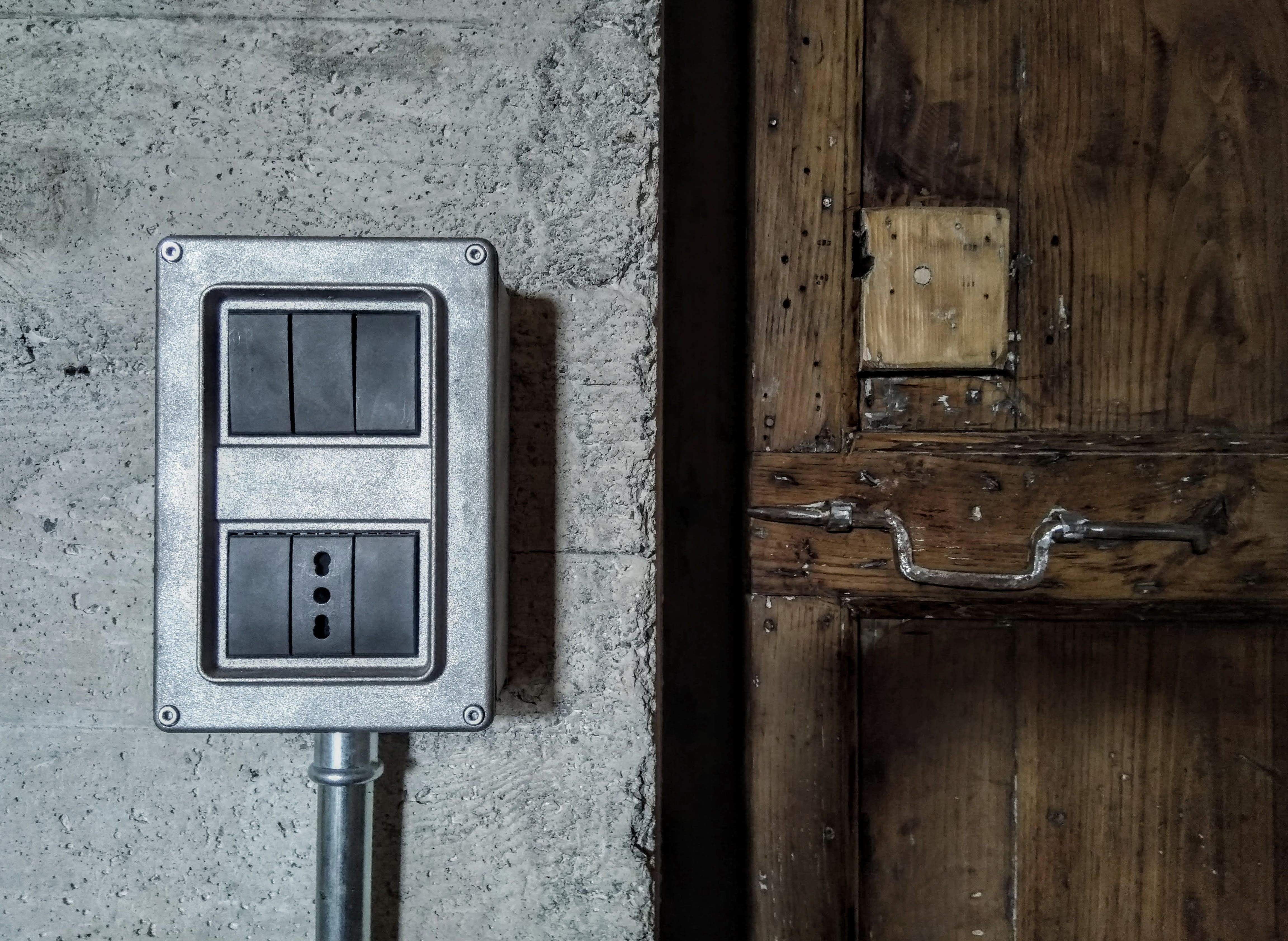 Box 6 — Genuit — Box 6 switches for electrical system